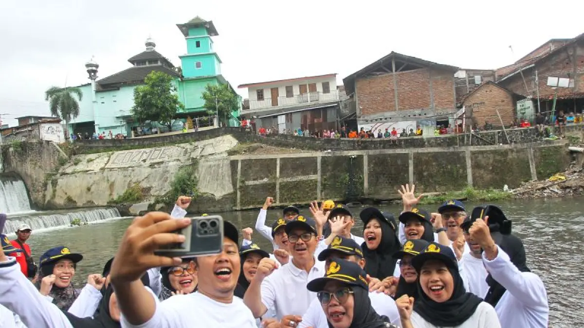 ASN Pemkot Jogja Dilantik di Bantaran Sungai Winongo, Hasto Sebut ...
