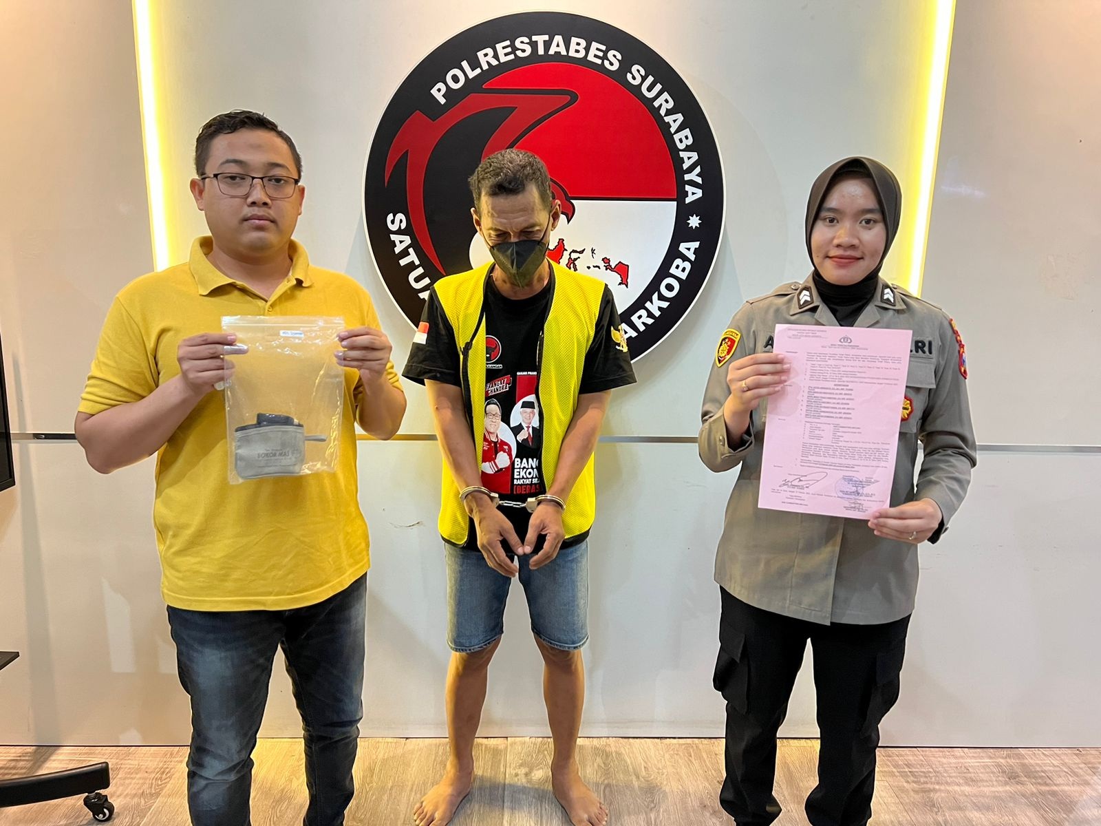 Usai Beli SS, Warga Krampung Tengah, Surabaya, Digerebek di Rumahnya