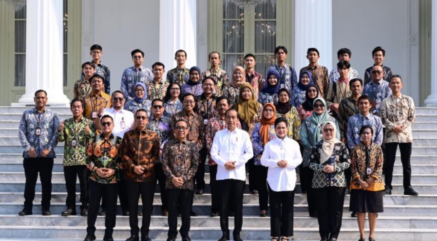 Jelang Purnatugas, Presiden Jokowi dan Iriana Pamitan di Istana Merdeka ...