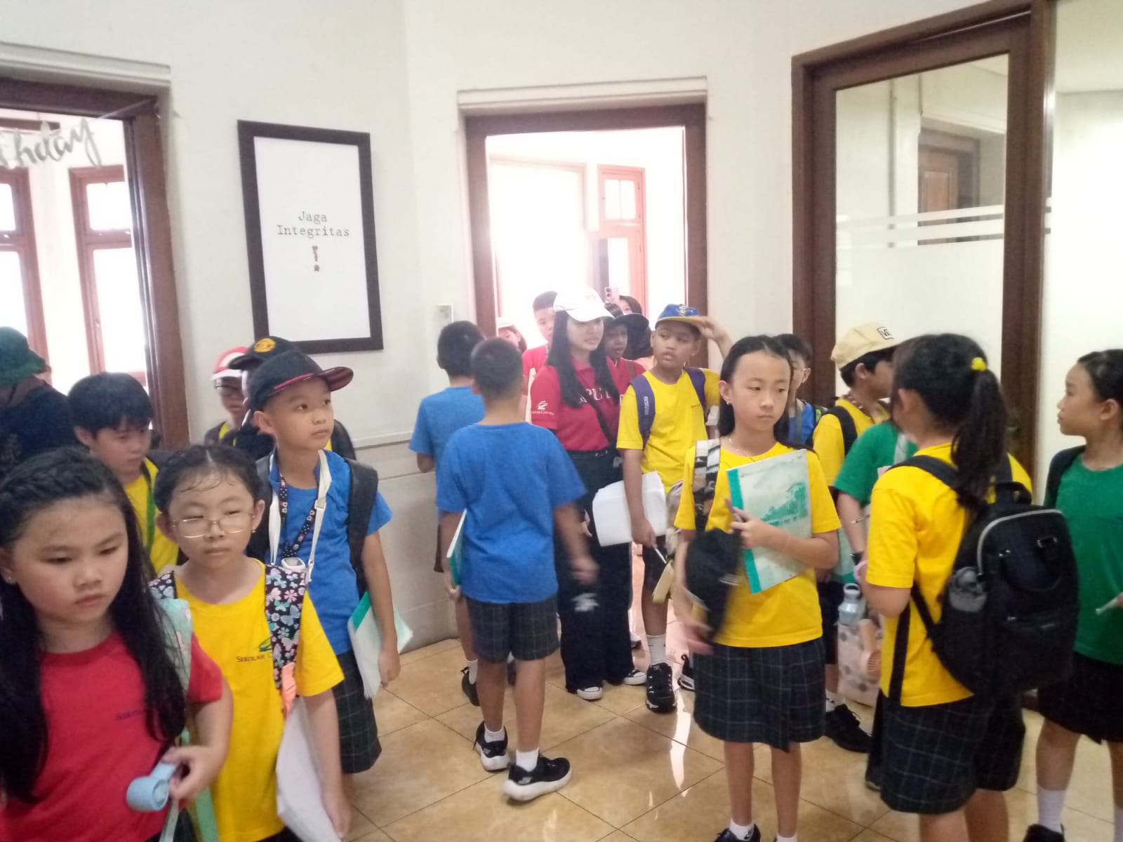 Murid SD Ciputra Kunjungi Kantor Radar Surabaya, Antusias Pelajari ...