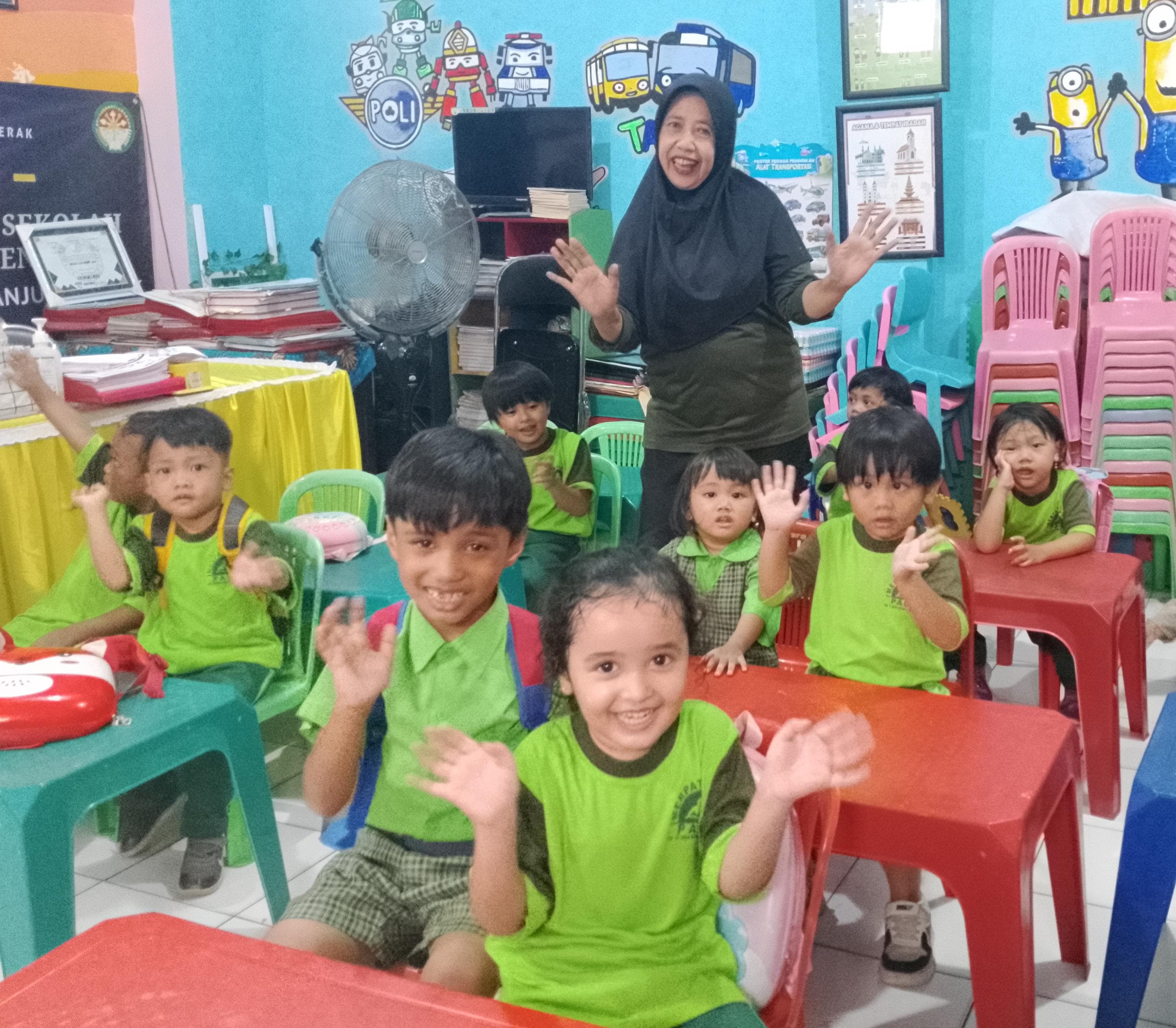 Rr. Sri Suko Indah, Menebar Semangat Emansipasi lewat Lingkungan dan ...