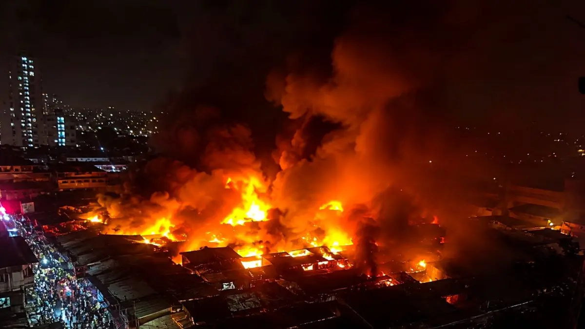 Kawasan Pasar Jiung Jakarta Terbakar Hebat, Ratusan Rumah Dilahap Si ...