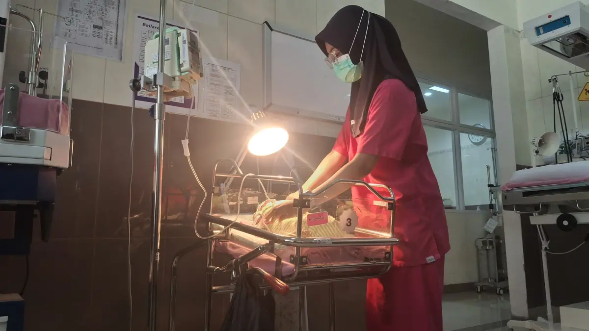 Bayi Perempuan yang Dibuang di Sawah Ngasem Alami Sunburn karena ...
