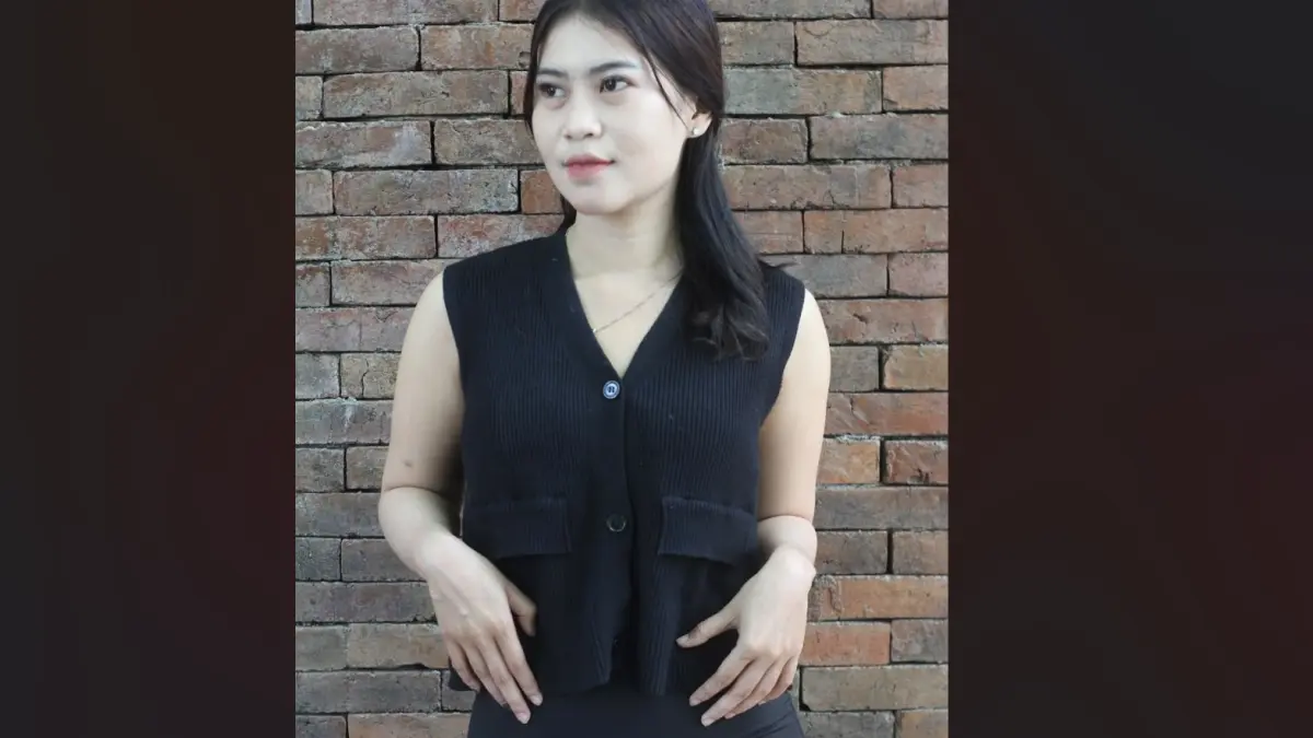 Tampil Simpel namun Elegan dengan Vest, Ini Cara Mix and Matchnya!