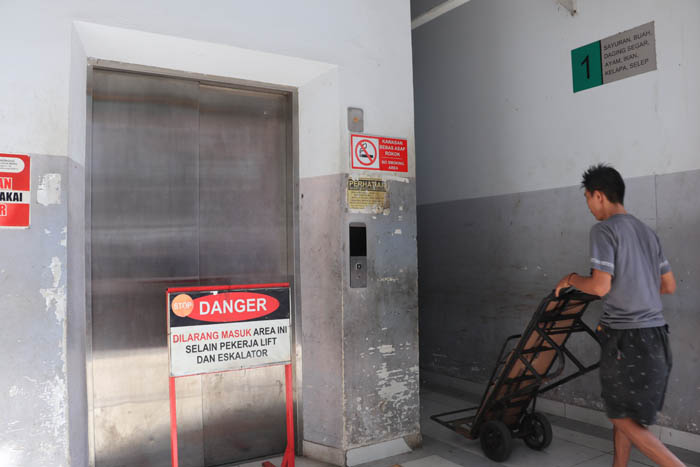 Lift Rusak, Eskalator Matot, Eh Rolling Door Pasar Legi Ponorogo Juga ...