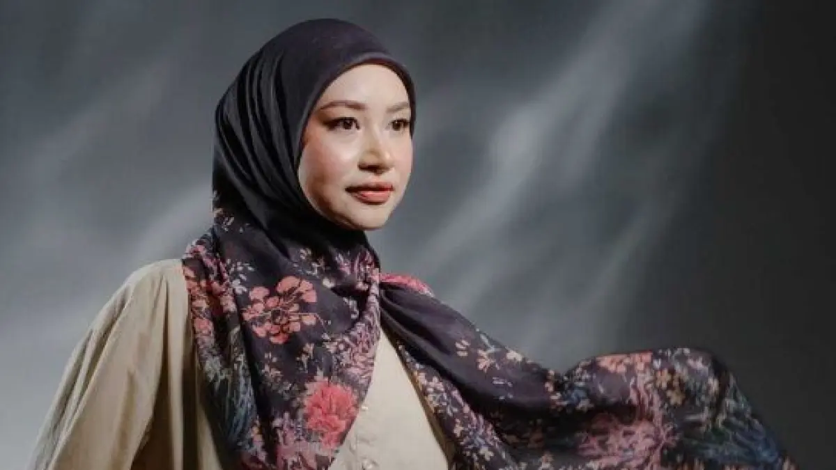 7 Rekomendasi Hijab Motif Floral dan Pattern yang Elegan, Kerudung ...