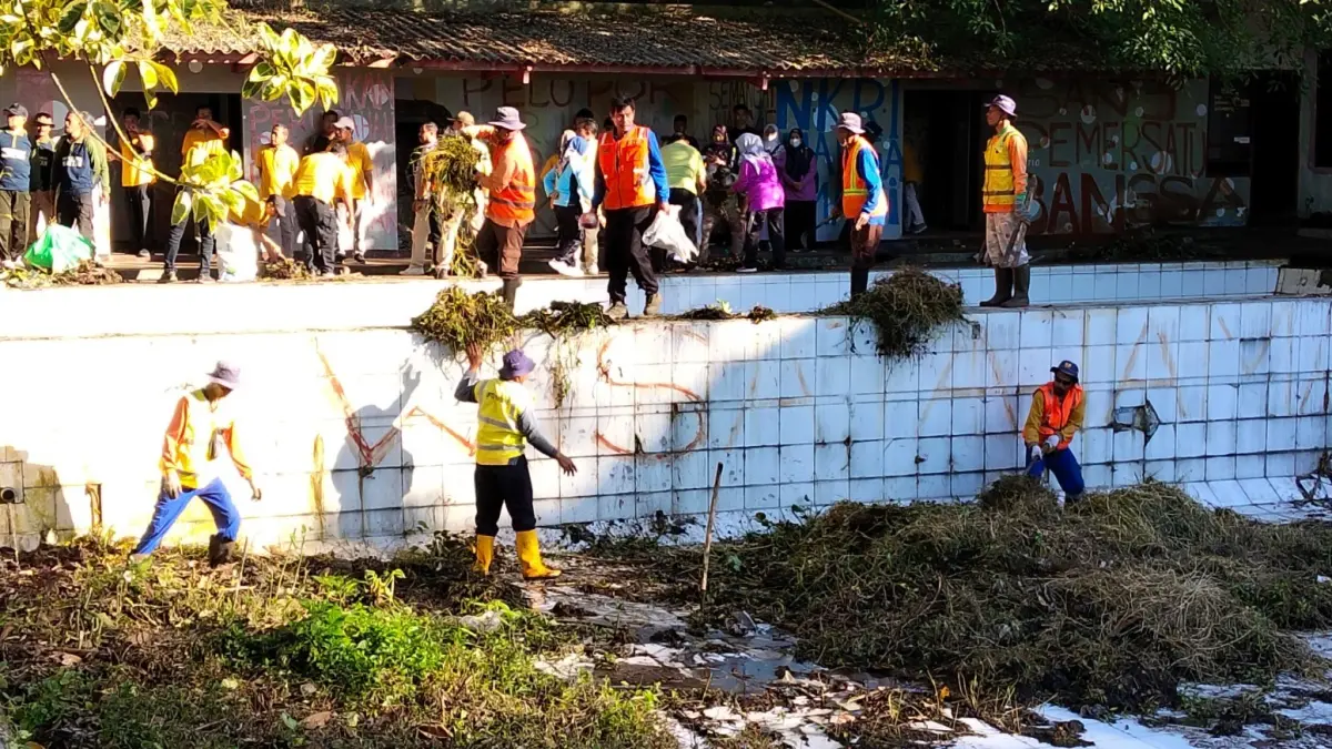 Pemkab Magetan Bersihkan Kolam Renang Duta, Kembangkan Kawasan Wisata ...