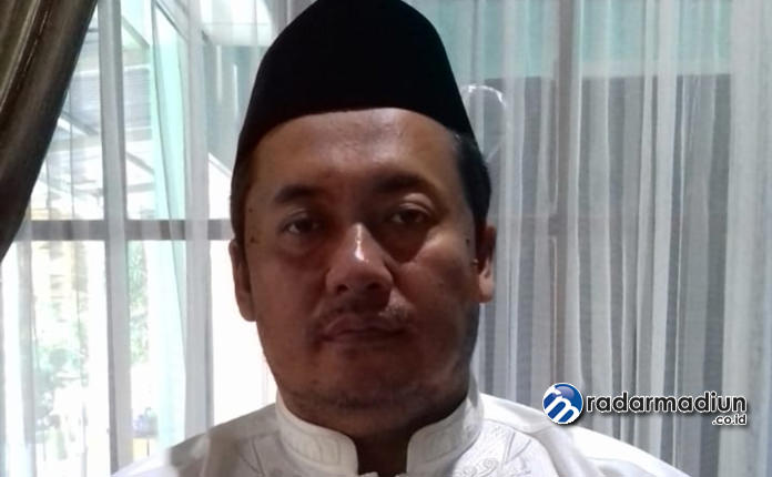 Perjuangan Indra Rukmana Sambung Pipa Paralon dan Slang ke Perbukitan