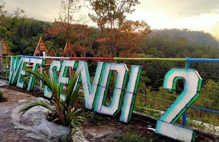 Wisata Menawan di Lereng Welirang