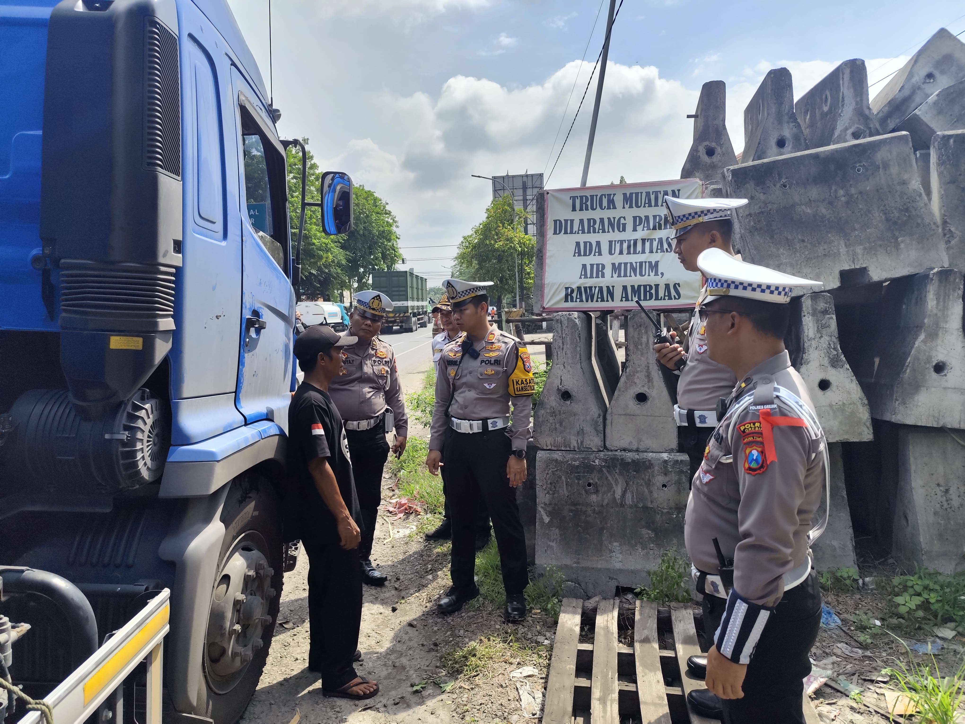 Selama Nataru, Operasional Angkutan Barang Dibatasi di Tol Gresik ...