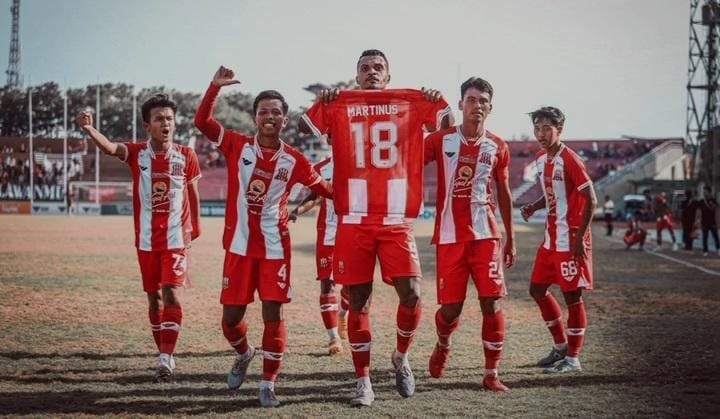 Selebrasi Pemain Deltras Solidaritas untuk Martinus