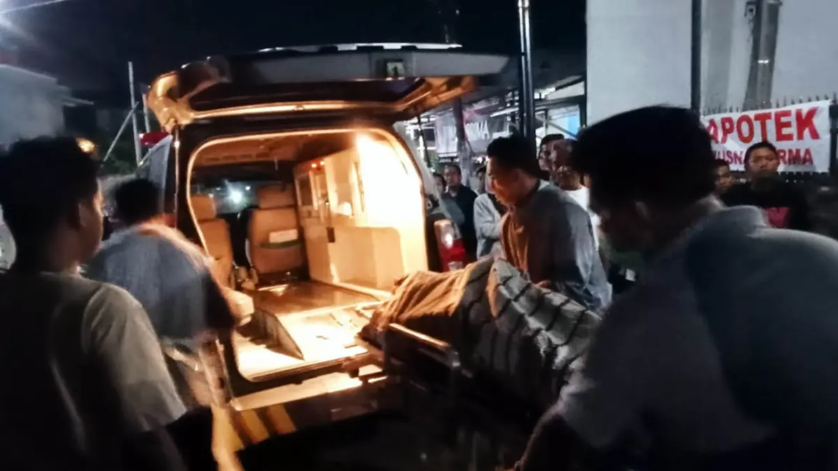 Usai Beli Obat Sesak Napas, Guru SMPN 4 Puspo Ambruk di Apotik ...