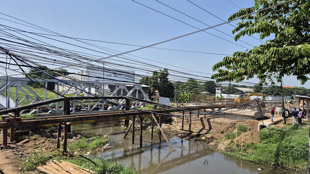 Pembangunan Jembatan Bookwedi Kota Pasuruan Masuk Tahap Pemasangan Girder