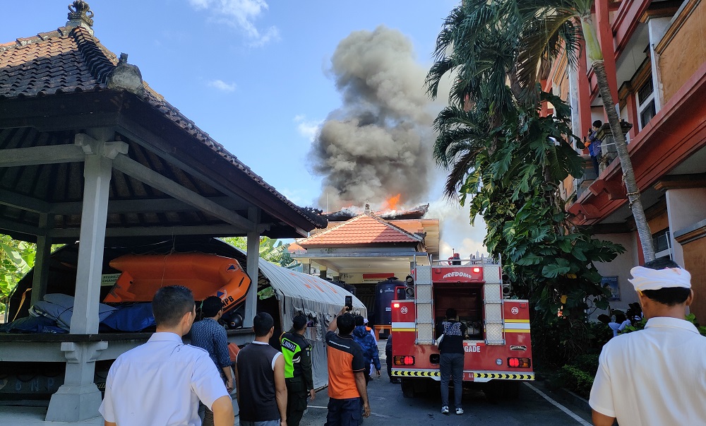 HEBOH! Gudang Logistik Kantor Pusdalops BPBD Provinsi Bali Kebakaran ...