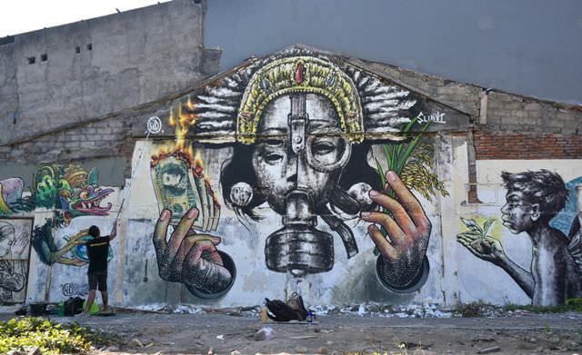 Saat Pariwisata Bali Bunuh Diri, WD dan Slinat Kritik Lewat Mural