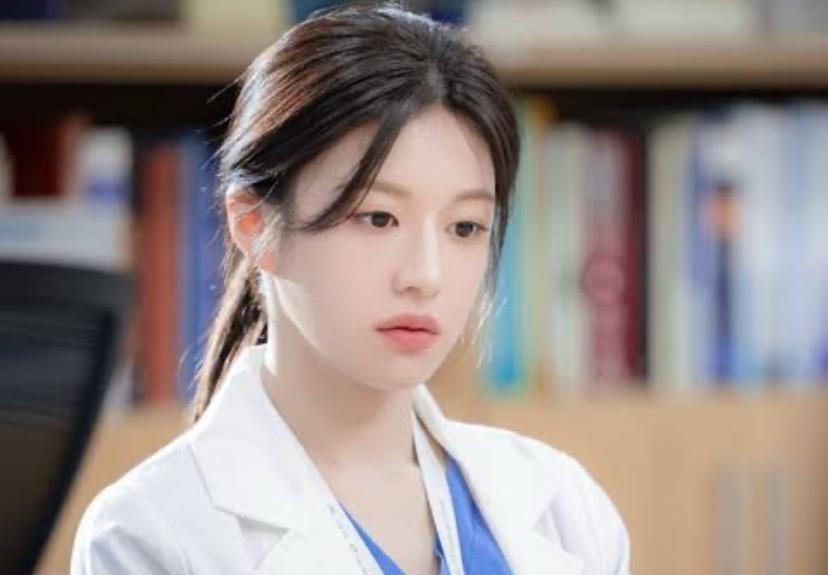 Muka Bengong Go Yoon Jung di Resident Playbook Dipuji, Ini Deretan ...