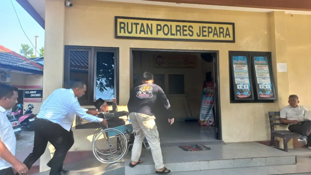 Abi Jamroh Tersangka Pencabulan terhadap Santri Ponpes Al Anwar ...
