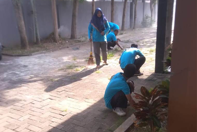 HUT ke-42 PDAM Rembang: Bersih-Bersih, Ditutup Ngaji Bareng KH Syarofudin