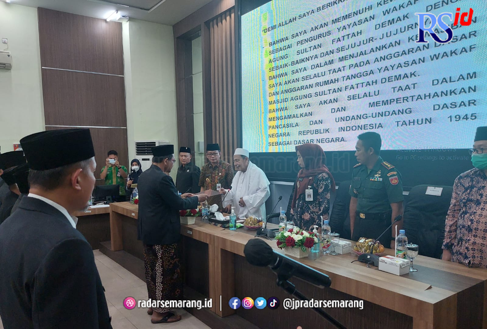 Habib Luthfi Kukuhkan Kepengurusan Yayasan Wakaf Masjid Agung Sultan Fatah