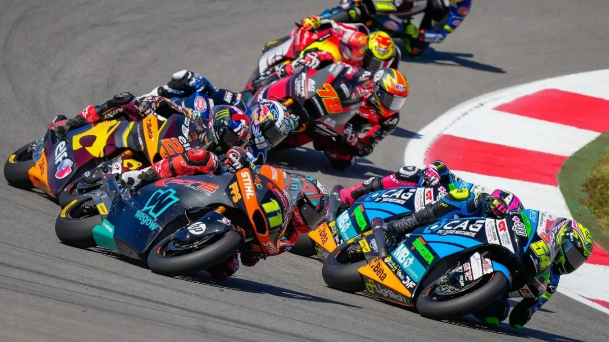 Moto2 Lebih Kompetitif dari Moto3, Senna Agius Soroti Ketatnya ...